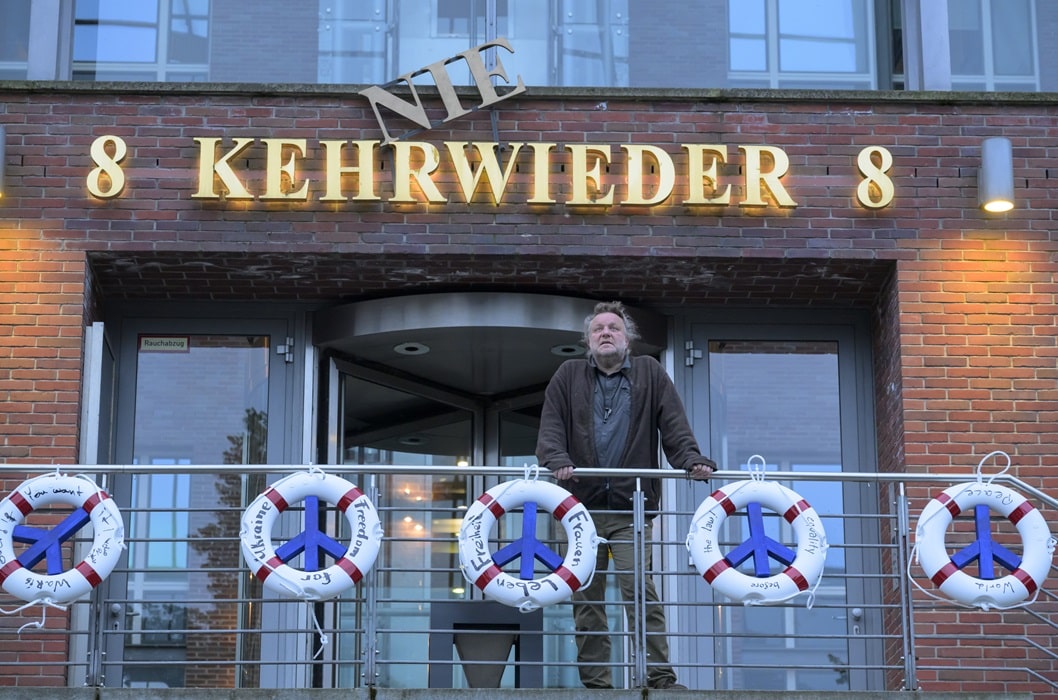 NEWS ++ Kunstaktion von Volker-Johannes Trieb zu Donald Trumps ...